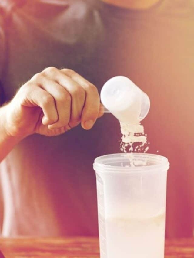 Do You Mix Protein Powder in Water or Milk? 9 Best Tasting