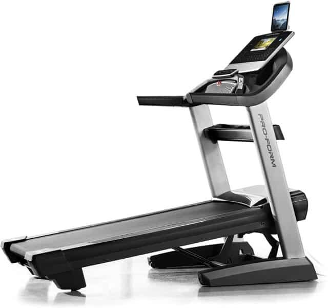 7 Best Treadmills with Screen: More Luxury in Running